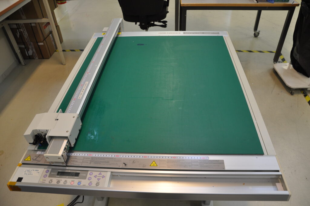 Plotter cutter: Graphtec Cutting pro FC2250-60 - EMERGE