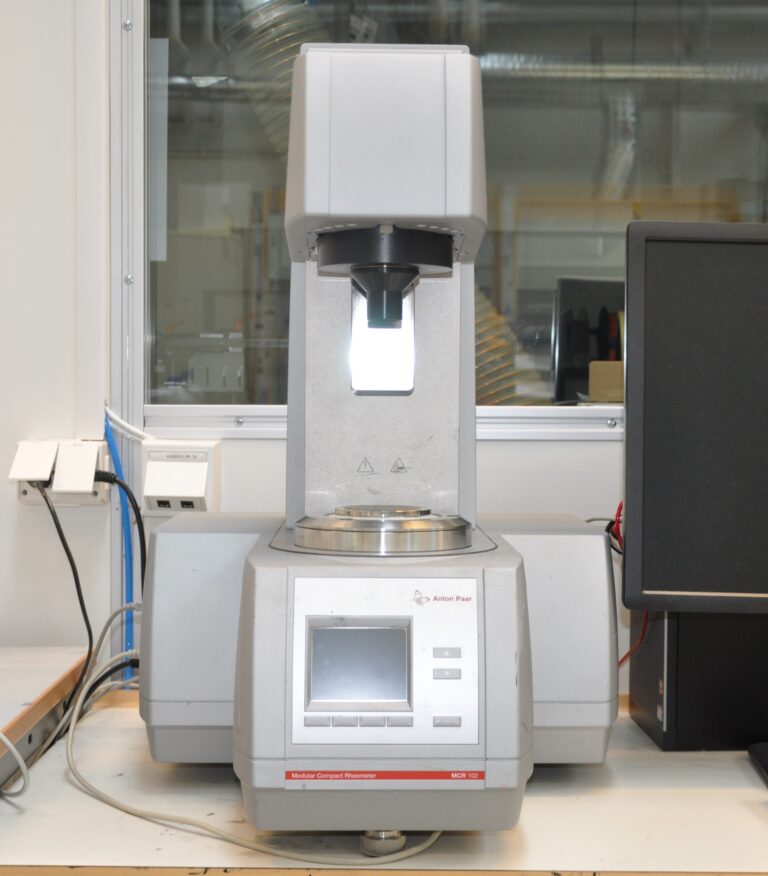 Rheometer: Anton Paar MCR 102 - EMERGE